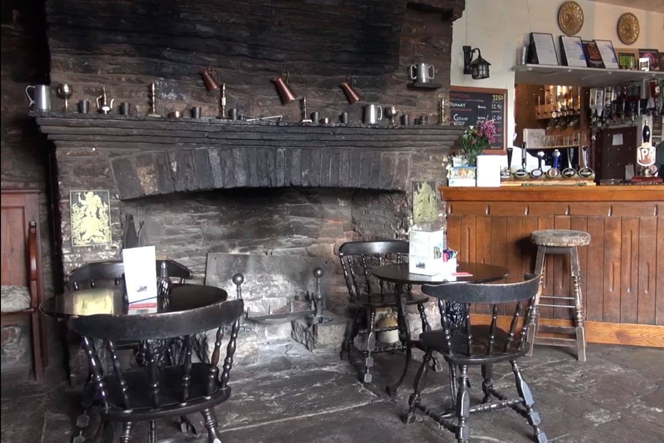 Spectres of the Skirrid Inn - There Be Ghosts